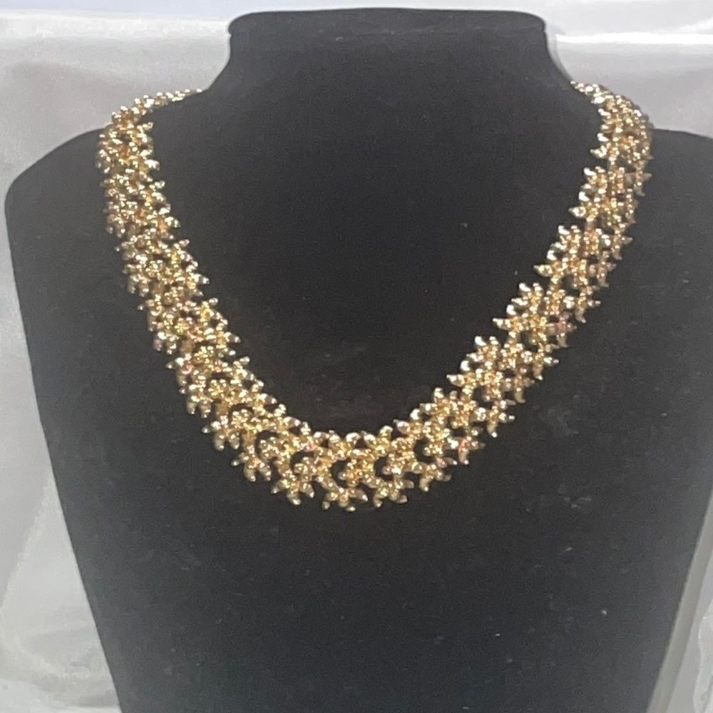 Signed Monet Gold Tone Hook Clasp Necklace - Gem
